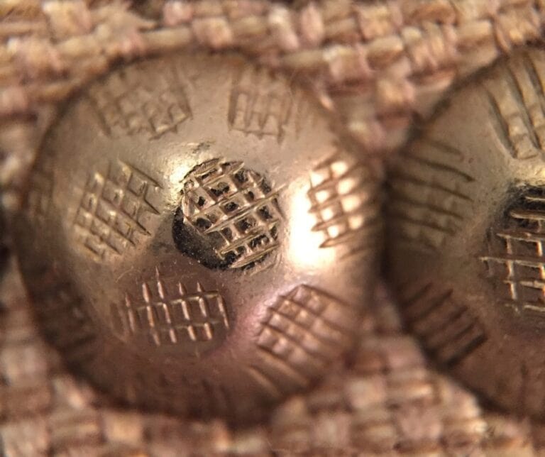 7 Best Nailheads for Upholstery in 2022 - swankyden.com