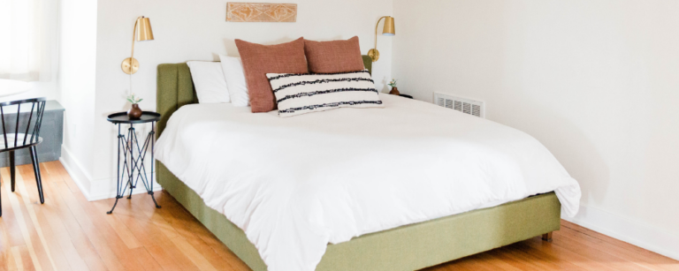 8 Ideas For a Bed Sideways Against the Wall - swankyden.com